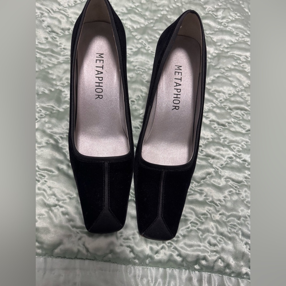 Vintage Metaphor Belinda Black Pumps Heels Size 7 - Gem